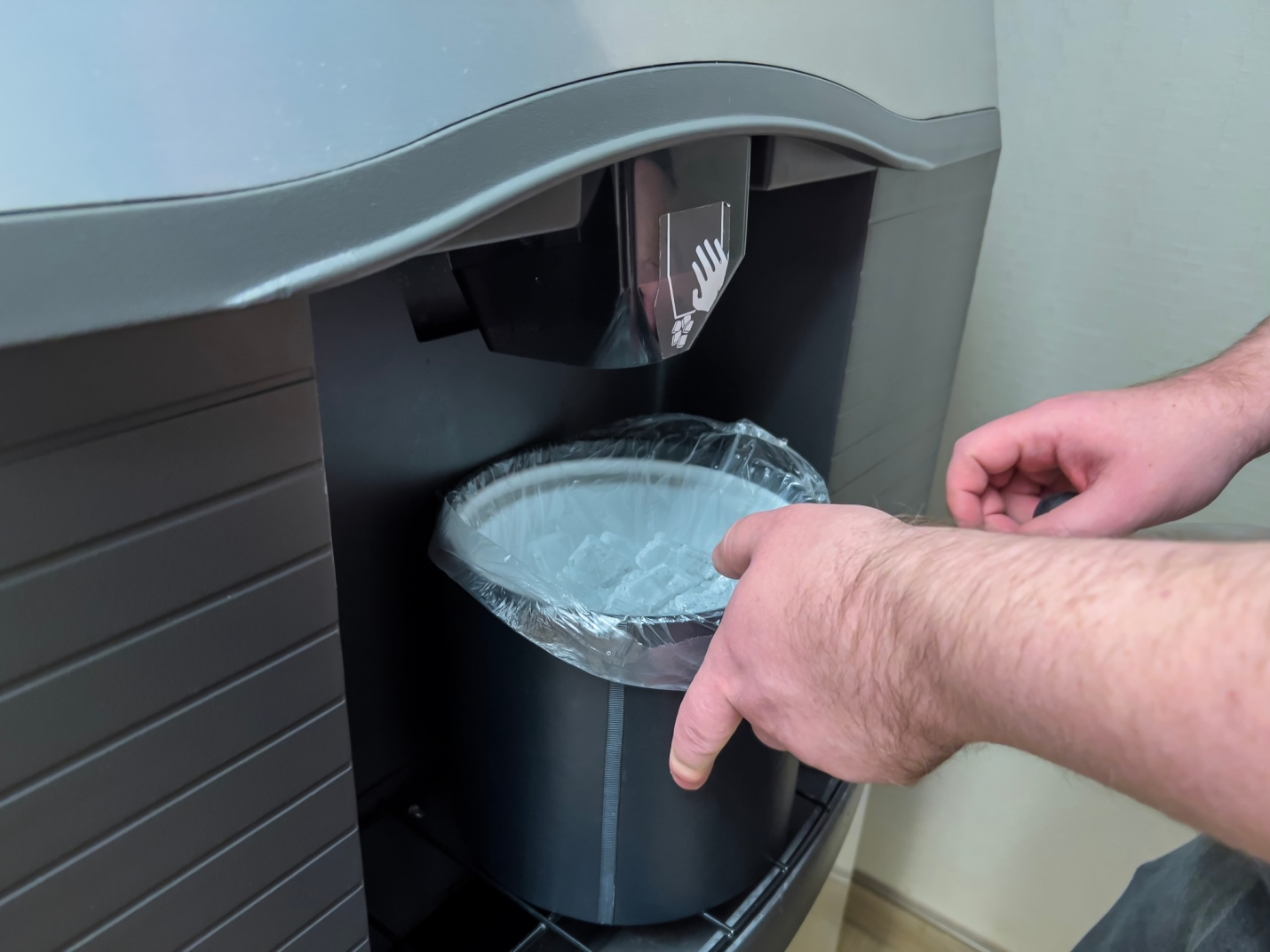 Elevating Events: Ice Machine Rentals for Trendsetting Restaurant ... Elevating Events: Ice Machine Rentals for Trendsetting Restaurant ...